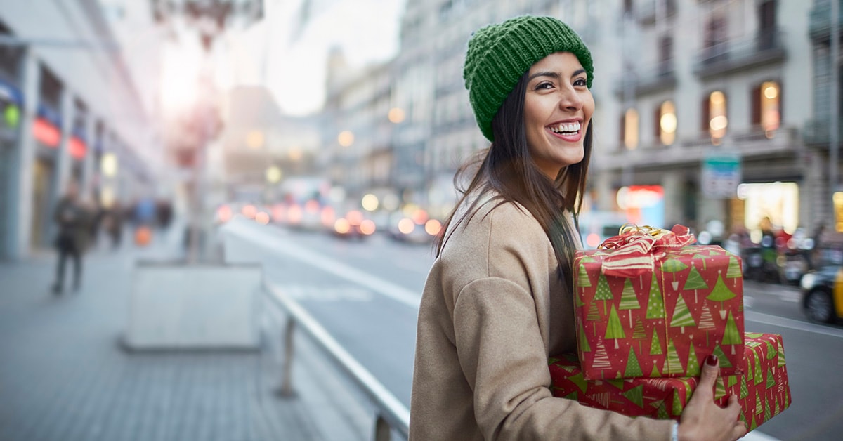How to Help Ease Holiday Spending Stress| Huntington Bank How to Help Ease Holiday Spending Stress| Huntington Bank